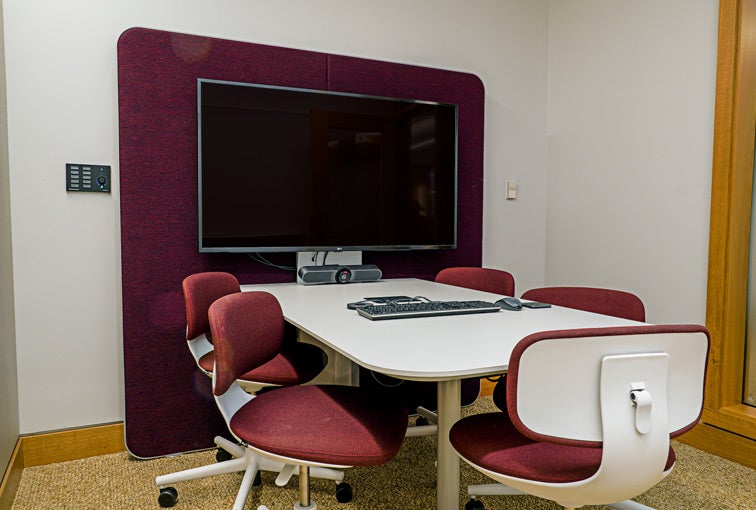 Holman Biotech Commons: 4-seat group study rooms | Penn Libraries